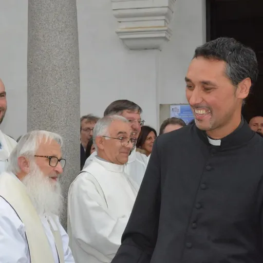 L’ingresso di don Simone a Candelo. Fotogallery - Attualità
