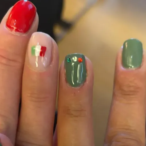 La manicure alpina di Elena Rocchi ed Elisa Pollero