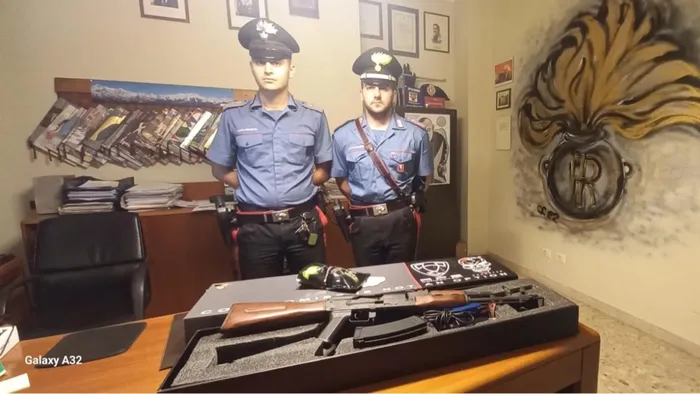 Spara in strada col fucile da softair: denunciato