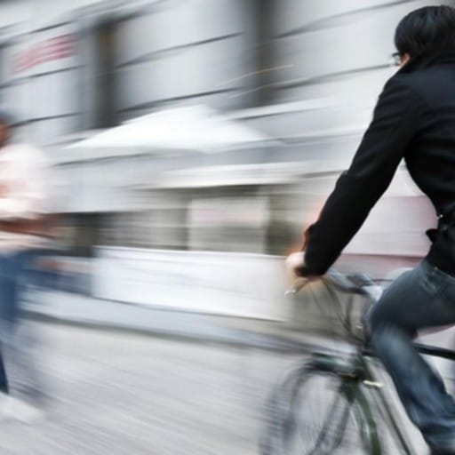Ciclista investe una donna: trasportata al Pronto in codice giallo ...